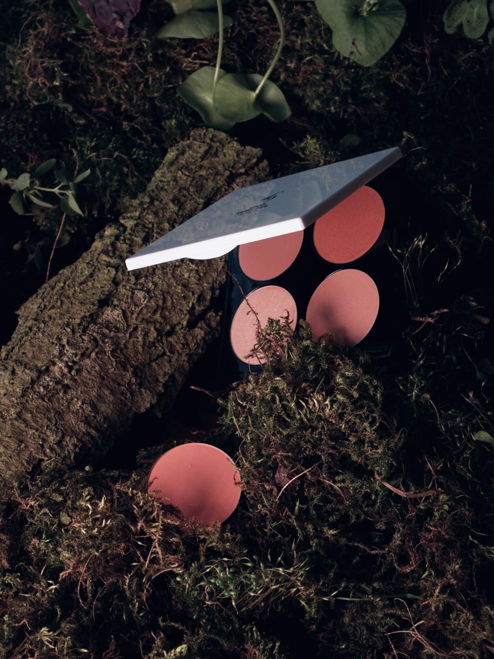 Refillable Face Palette | Mix & Match Face Palette | UND GRETEL Berlin